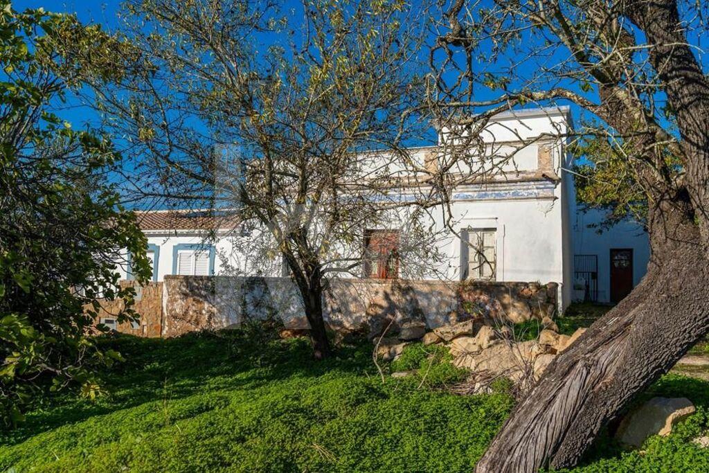 Property under renovation | Land | Quelfes | Olhão | KW